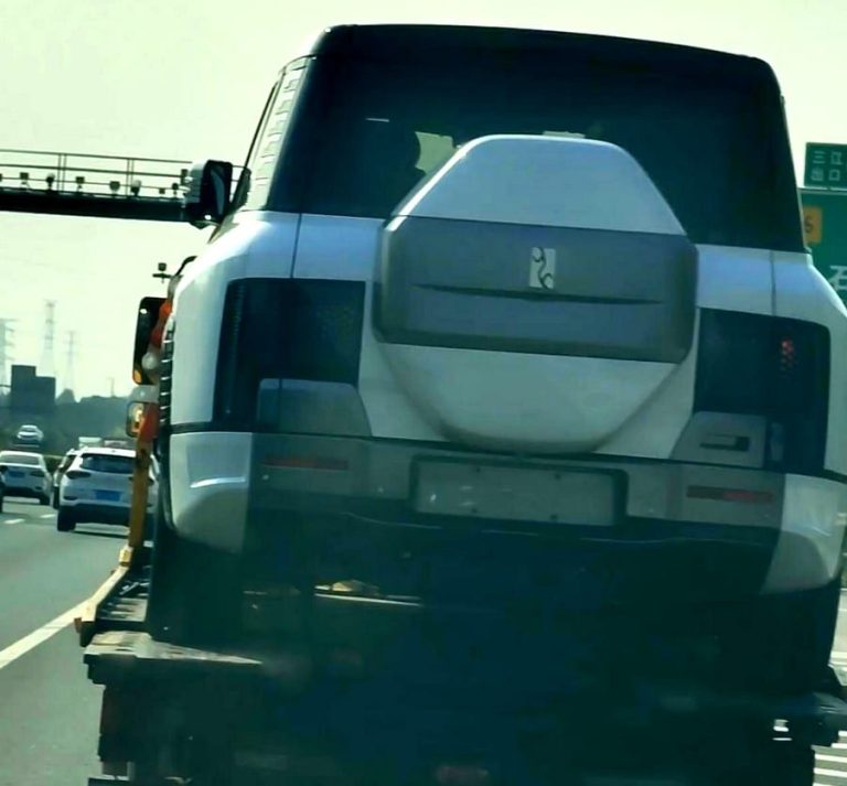 เผยโฉมแล้ว รถยนต์ไฟฟ้า BYD Yangwang U8 ทรง SUV ในประเทศจีน - EVMoD