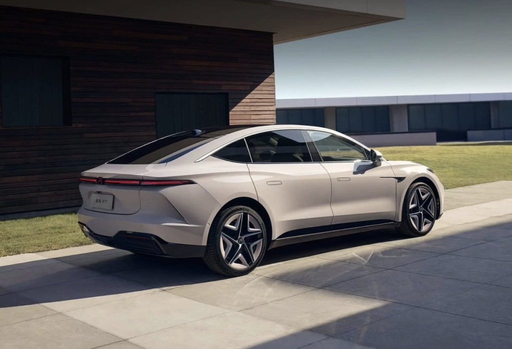 รถซีดานพลังงานไฟฟ้า Feifan F7 จาก Feifan ภายใต้ SAIC แบรนด์ยักษ์ใหญ่จาก ...