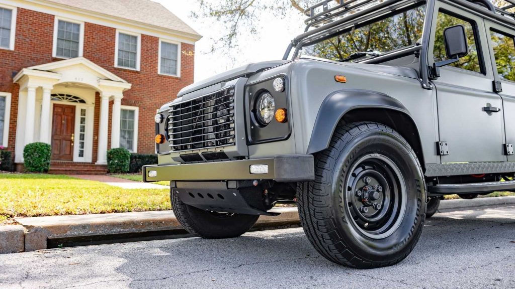 ทำก่อนไม่รอแล้วนะ Land Rover Defender 110 EV Restomod เครื่องยนต์ไฟฟ้า ...