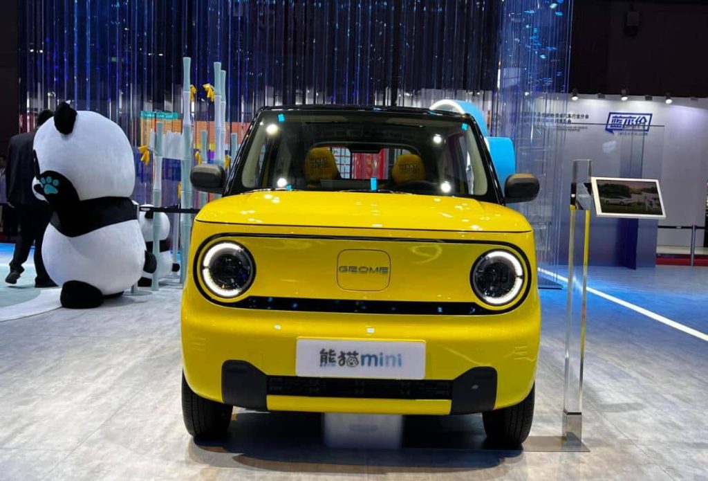 รถไฟฟ้าคันเล็กน่ารัก Geely Panda Mini ลายเป็ดน้อยสีเหลือง Limited Edition ด้วยราคาเริ่มต้น 2.7 ...