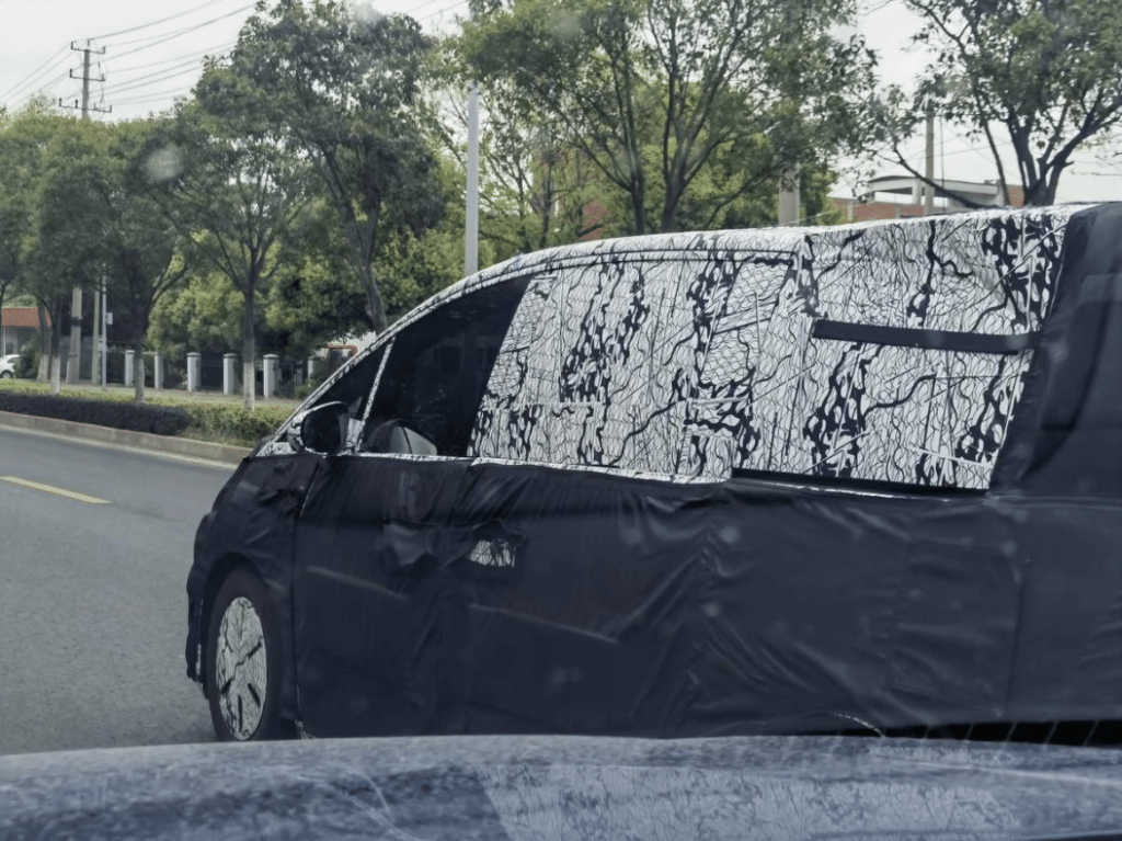 เปิดตัวภาพเรนเดอร์รถยนต์ไฟฟ้า MPV Whale W01 จาก Li Auto โดยอ้างอิงจากภาพ Spy Shot - EVMoD