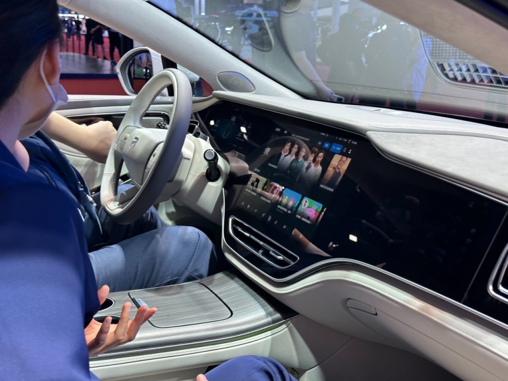 Rising Auto F7 รถซีดานไฟฟ้า วิ่งได้ไกล 600 กม. เปิดตัวอย่างเป็นทางการใน ...