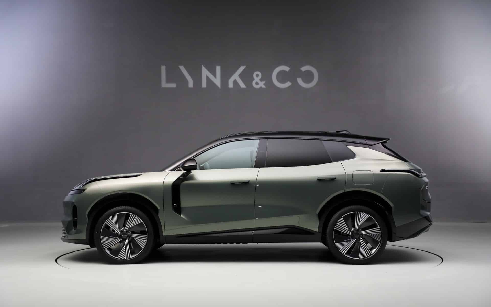 Lynk & Co 08 รถยนต์ปลั๊กอินไฮบริด เปิดตัวด้วยพละกำลัง 536 แรงม้า และวิ่งด้วยแบตเตอรี่อย่างเดียว ...