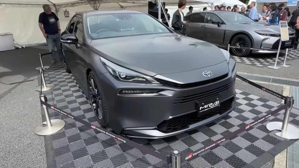 Toyota นำรถ Mirai Sport Concept รถพลังงานไฮโดรเจน มาแสดงในงานแข่งรถใน ...