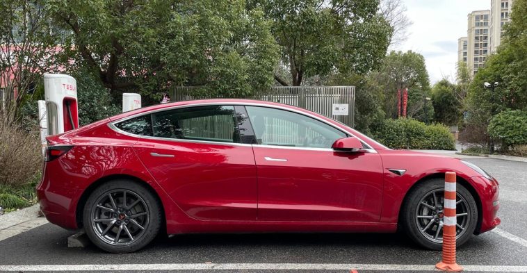 รายงานเผย Tesla Model 3 รุ่นรีเฟรช จะติดตั้งแบตเตอรี่ M3P ใหม่ของ CATL ...
