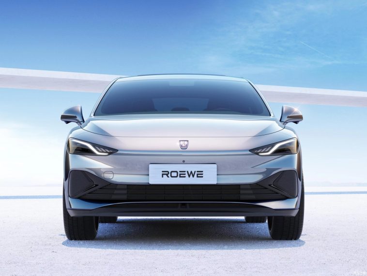 Roewe D7 มอเตอร์คู่ไฮบริด ของ SAIC เป็นรถยนต์ซีดาน ปลั๊กอินไฮบริด รุ่น ...