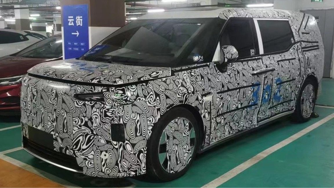 หลุดภาพ Spyshot รถยนต์ไฟฟ้า MPV คันแรกจากทาง Volvo ในประเทศจีน และ ...