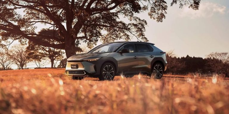 Toyota จับมือ LG ทำข้อตกลงการจัดหาแบตเตอรี่รถยนต์ไฟฟ้า เร่งขับเคลื่อน ...