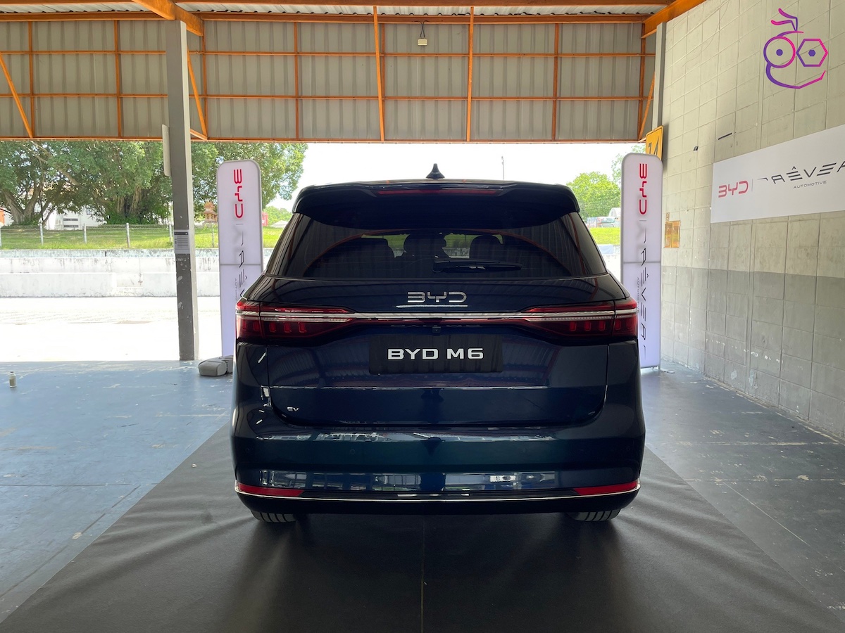 BYD M6 รถตู้ MPV ครอบครัว พาชมคันจริงพร้อมสเปคเบื้องต้น - EVMoD