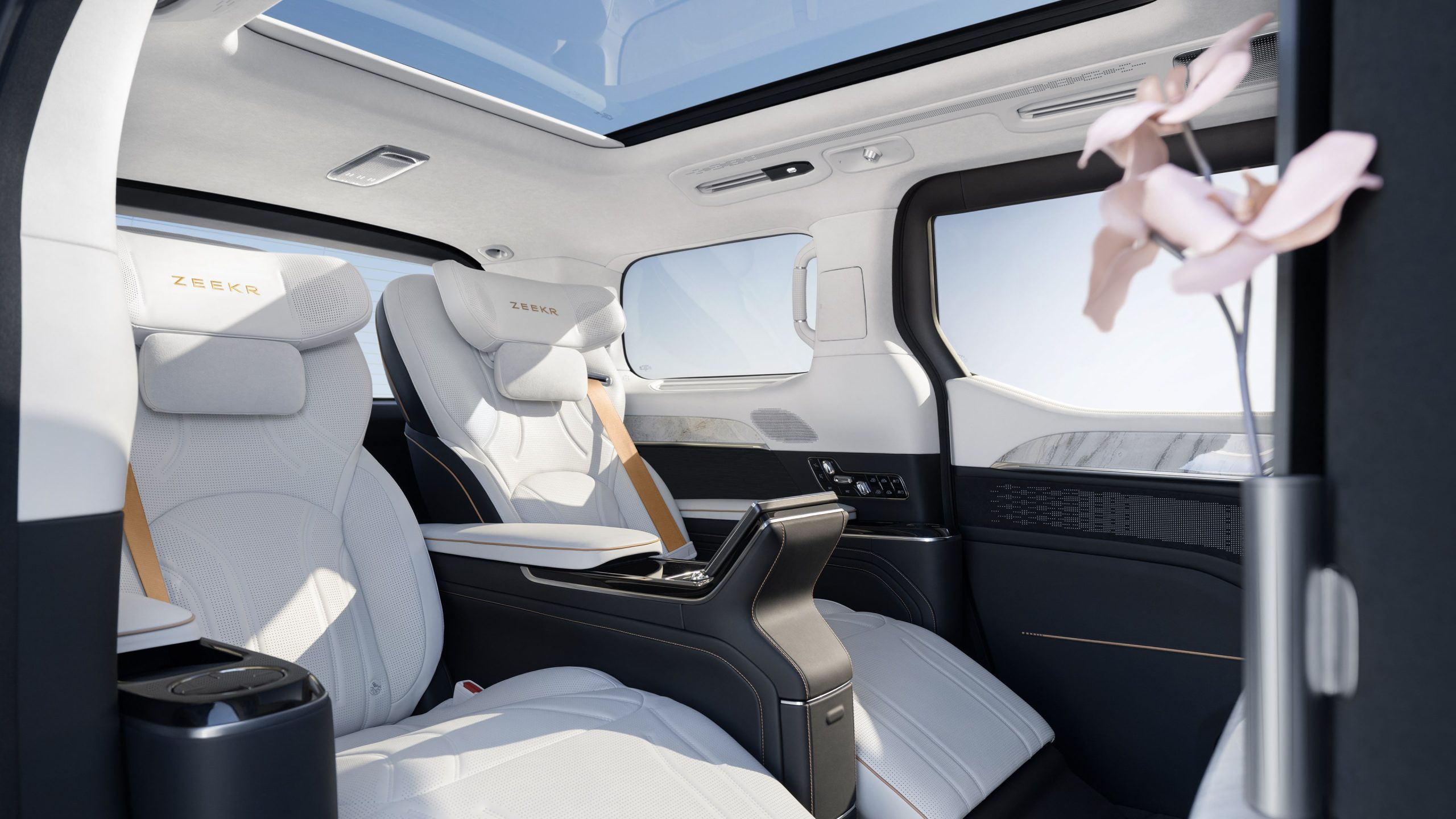 รู้จัก Zeekr 009 Grand รถ MPV ไฟฟ้าเรือธงสุดหรู 4 ที่นั่ง ส่งมอบความสะดวกสบายและเป็นส่วนตัวขั้น ...